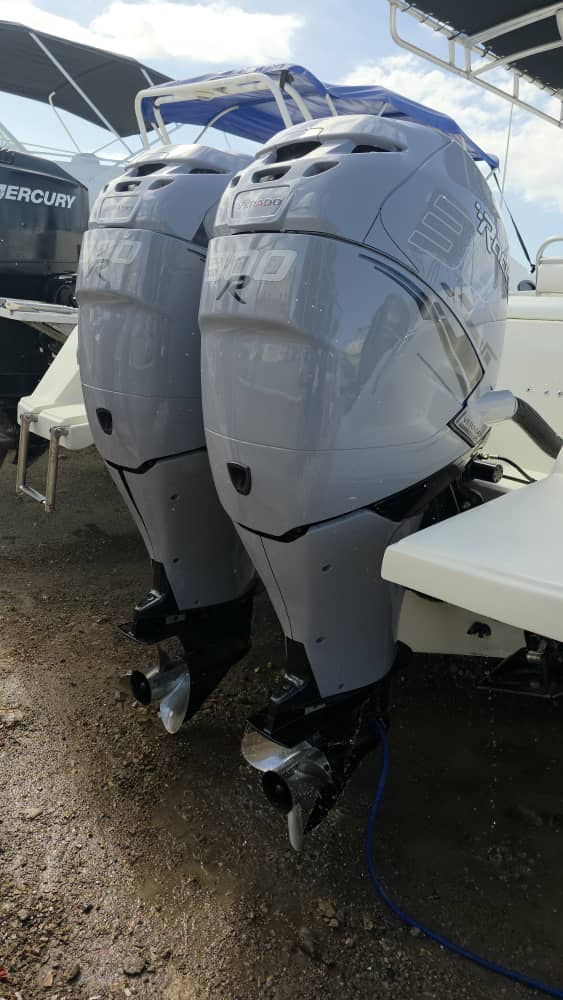 Motores Mercury 275 HP – Año 2012 – 1200 Hrs - Propelas