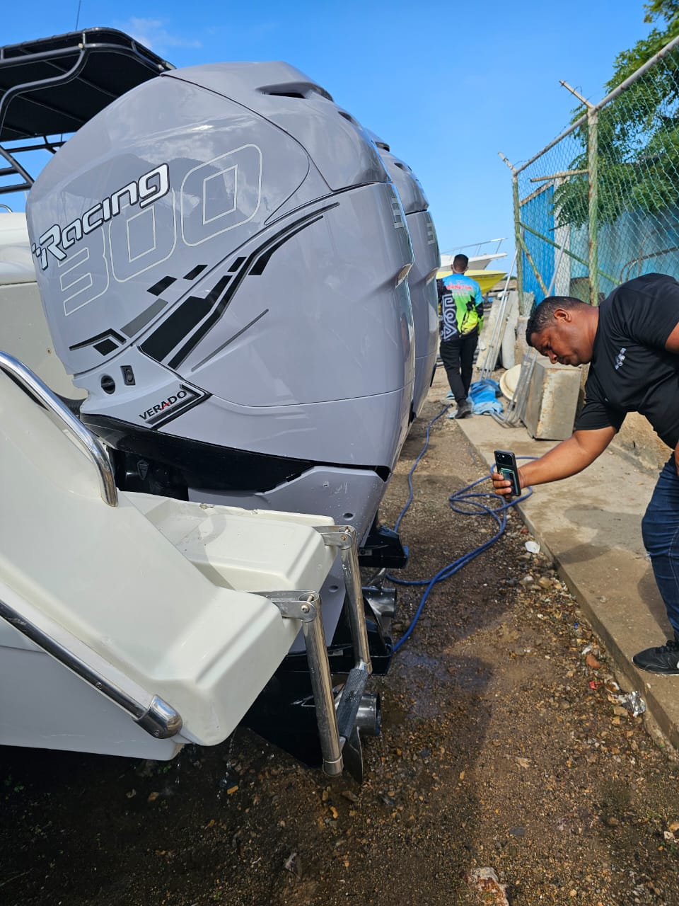 Motores Mercury 275 HP – Año 2012 – 1200 Hrs - Propelas